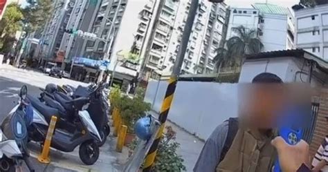 違規騎在人行道遭攔停 警意外再逮工人酒駕又無照 社會 Ctwant