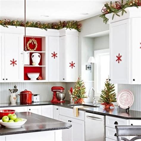 14 Ways To Decorate Your Kitchen For Christmas • Picky Stitch