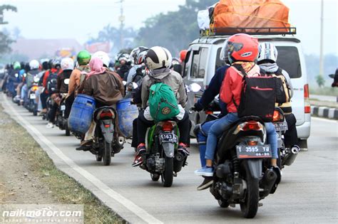 Tips Aman Bersepeda Motor Saat Arus Balik Mudik Lebaran