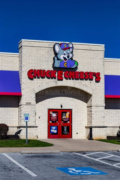 Chuck E Cheese Signon Exterior Editorial Image Image Of Restaurant
