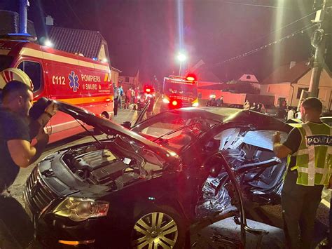 roman Imagini teribile în urma unui accident Cinci tineri au ajuns la spital