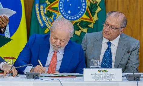 Com Custo Anual De R 138 Bilhões Lula Sanciona Reajuste Salarial De