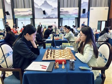 综上数学课代表穿着蕾丝吊带背心 超清 高清全集在线观看 小小 东北人第1次来云南一路震惊 齐鲁壹点