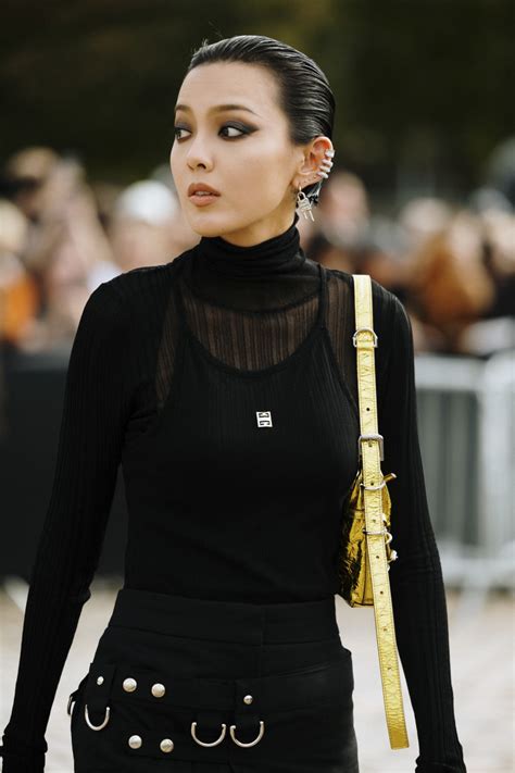 The 47 Best Beauty Street Style Looks From Paris Fashion Week Fashionista