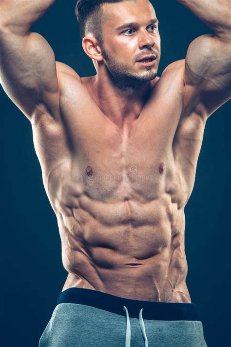 Forte Rappresentazione Atletica Di Torso Del Modello Di Forma Fisica