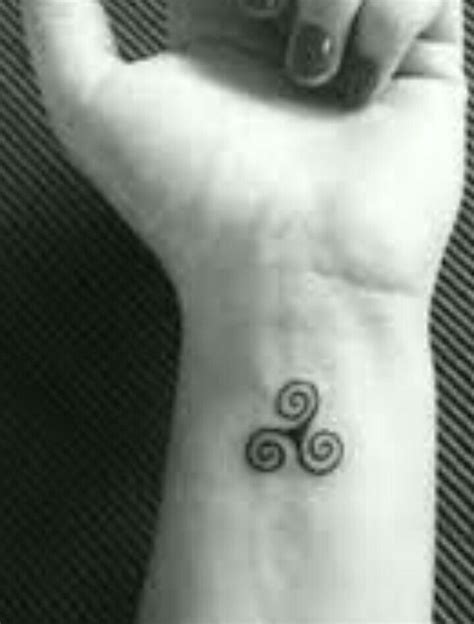 Pin By Marcelo Ribeiro On Tattoo Inspiration Spiral Tattoos Teen