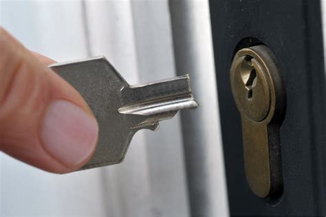 Can A Locksmith Open A Safe With A Broken Lock