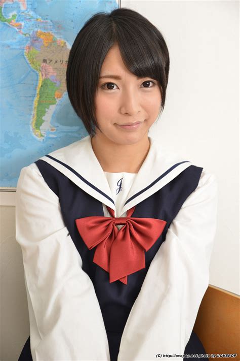 可愛小美女阿部乃みく制服誘惑寫真圖片 Cupsdaily