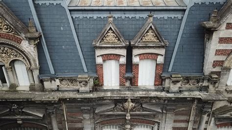 El misterioso castillo de Drácula que sorprende a los vecinos de la