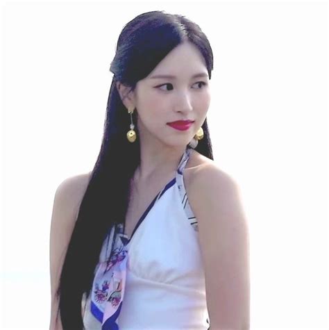 Quick Saves에 있는 Gerby Gerbs님의 핀 미나