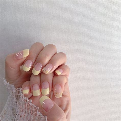 덕소네일 ᴺᴬᴵᴸ ᴰᴰᴼᵂᴬ ̈ 在 Instagram 上发布：“🍋🌷💛 ⠀⠀⠀ ⠀⠀⠀ ⠀⠀⠀ ⠀⠀⠀ 봄네일 프렌치 프렌치