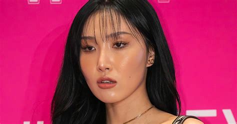 화사 공연음란죄 피고발소속사 사건 검토 진행 중 공식입장