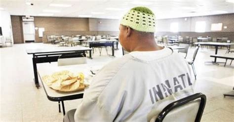 Muslim Group Sues Florida County For Not Providing Halal Meals To
