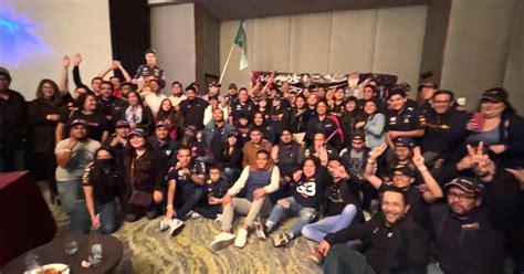 Furor Por Checo Pérez En Cdmx Club De Fans Reunió Más De 200 Personas