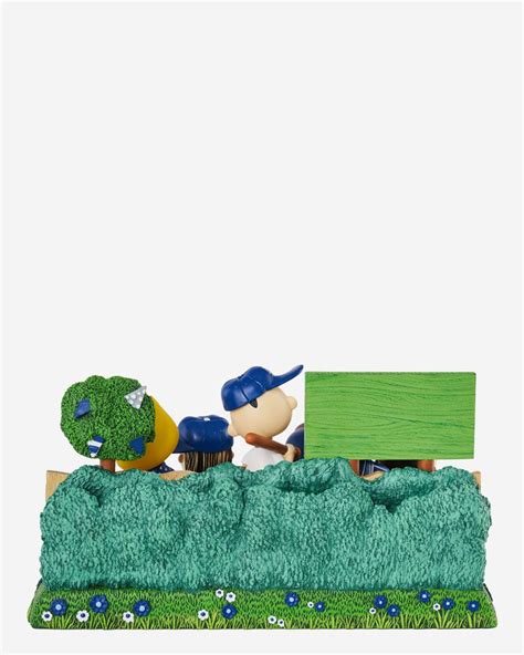 Los Angeles Dodgers Peanuts Gang Baseball Field Mini Bobblehead Scene Foco
