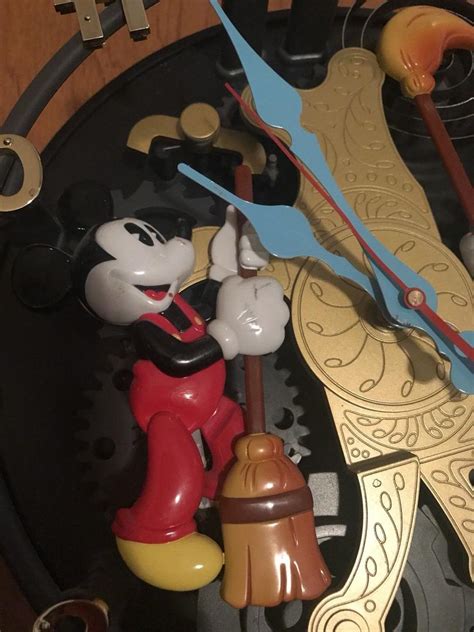 Disney Animated Talking Pendulum Wall Clock Mickey Mouse Donald Duck Rare 1977051744