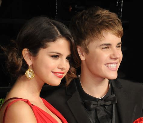 War Peace Selena Gomez And Justin Bieber Breakups And Make Ups