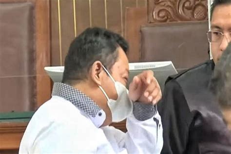 Dituntut 8 Tahun Penjara Kuat Ma Ruf Menangis