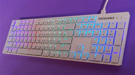 Обзор механической клавиатуры Tesoro Gram XS White. Искусство упрощения