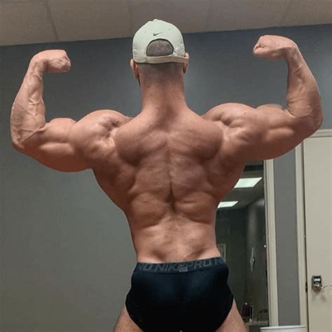Ifbb Pro Zack Romano Shows The Difference That Proper Posing Can Make