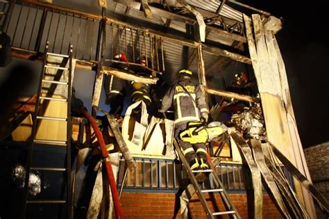 Un gran incendio se produjo en la intersección de Avenida Einstein con