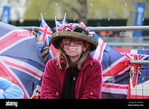 London Uk 04 May 2023 Royal Superfans Camp Out On The Mall In The