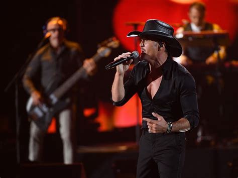 51 Best Tim Mcgraw Song Lyrics For Your Instagram Captions