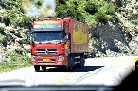 開車怕被大貨車撞別擔心記住這9條保你安全 每日頭條