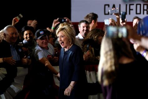 Clinton Sanders Look To Mobilize Complacent California Voters Pbs News