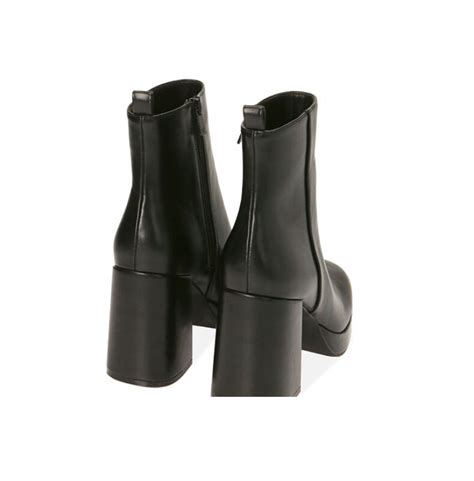 ΓΥΝΑΙΚΕΙΟ ΜΠΟΤΑΚΙ ΜΕ ΤΑΚΟΥΝΙ