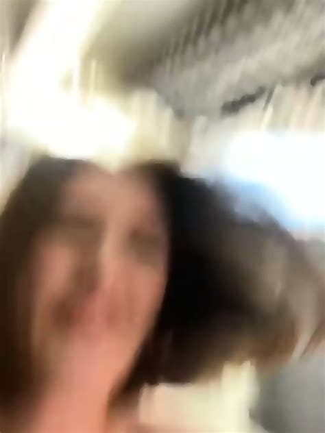 Streaming From The Fitting Room Webcam Eporner