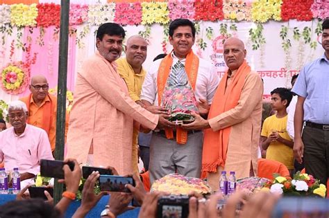 Stoppage Of Gomtinagar Chhapra Kachari Express Also Started In Pipraich