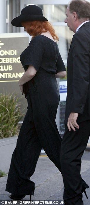 Mad About The Woman Christina Hendricks Shows Off Her Hourglass Curves
