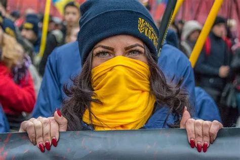 Девушка трансформер Юлия Вельбой Дзен