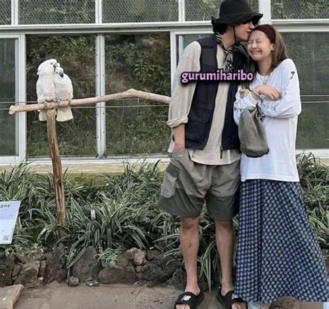 親吻Jennie照曝光V爆現身私人趴 Yahoo奇摩汽車機車
