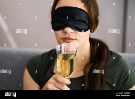 Taste Test Blindfold Hi Res Stock Photography And Images Alamy