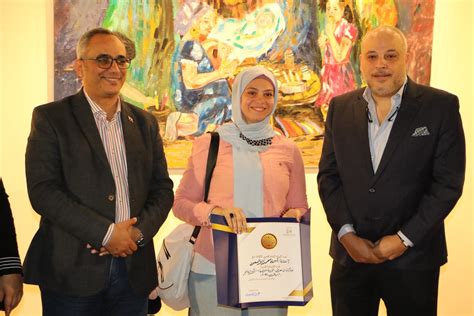 رئيس هيئة قصور الثقافة يفتتح معرض تجربة شخصية 2 بالهناجر