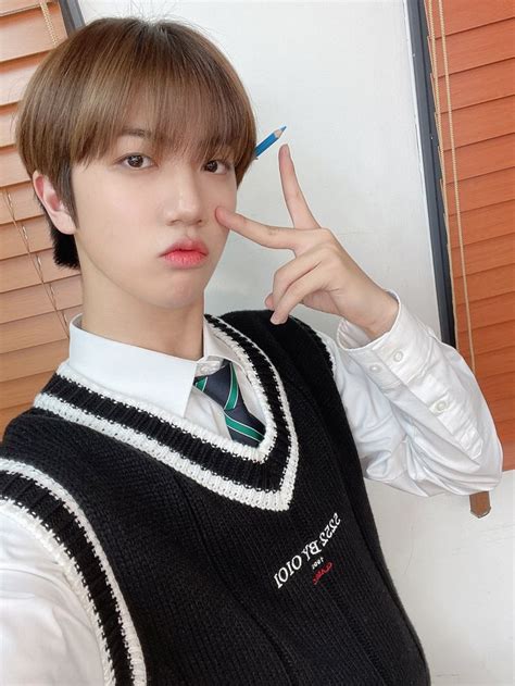 CRAVITY Fancafe On Twitter Starship Entertainment Turn Ons Bad Habits