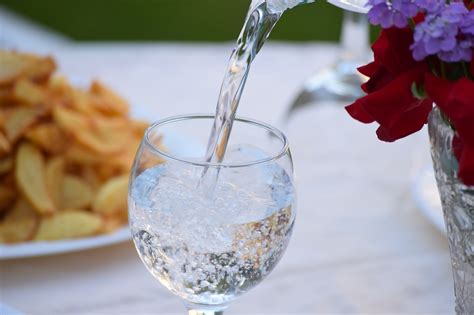 Significado De Agua Mineral Qué Es Definición Y Concepto