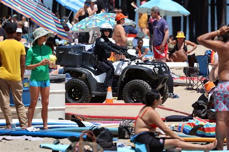 Photo Officer Patrols Cowell Beach Santa Cruz Sentinel