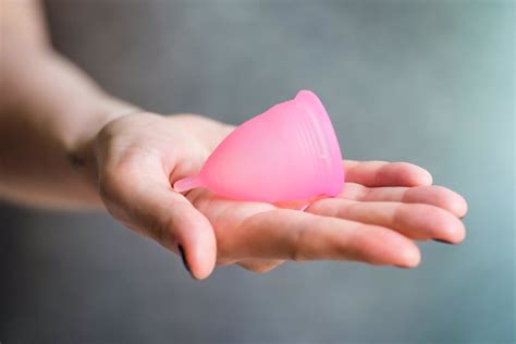 Cómo ponerse la copa menstrual paso a paso THE ECOBAG COMPANY
