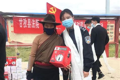 甘孜县法院 “铸牢中华民族共同体意识•民族团结进家庭” 首次入户联谊澎湃号·政务澎湃新闻 The Paper