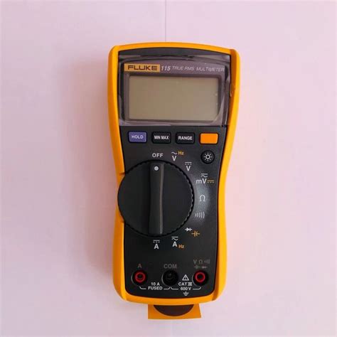 Fluke 115 True Rms Digital Multimeter Np