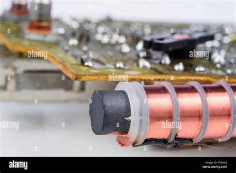 Vieux Circuits Intégrés Analogiques Dans Un Récepteur Radio Des