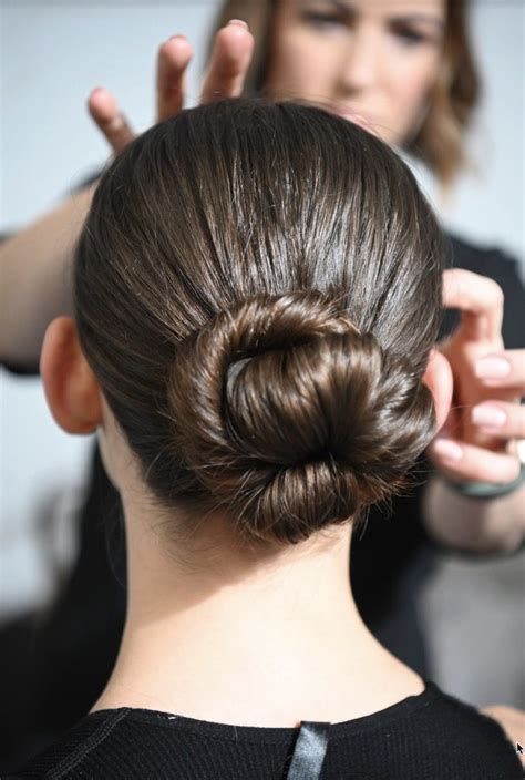 Tutorial Chignon Classico Con Moroccanoil Nuvole Di Bellezza