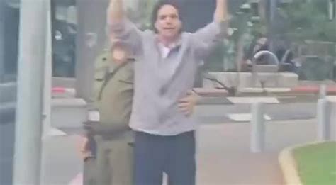 ‎maarivonline מעריב אונליין‎ ‎קארן חולייט אוחדה רודריגז לה מוניקה” נעצרה לאחר שהובילה בצורה