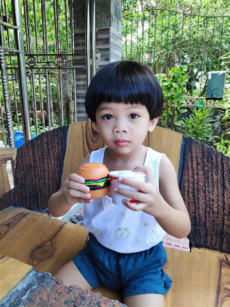 Enjoying My Jollibots From Jollibee Juan Alfonsos Page