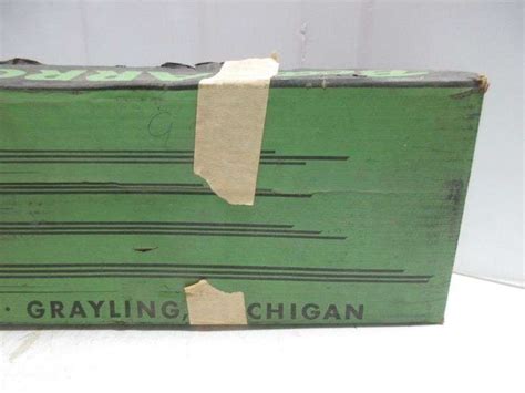 11 Fred Bear Arrows In Box Grayling Mi Albrecht Auction Service