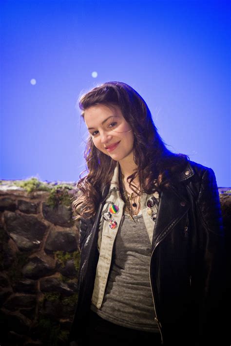 Ella Hunt As Alex On Set At Pinewood Photo By Mpsv Co Uk Robot