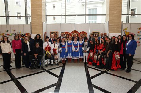 Василица в Народното събрание какво си казаха учениците представителите на Амалипе и